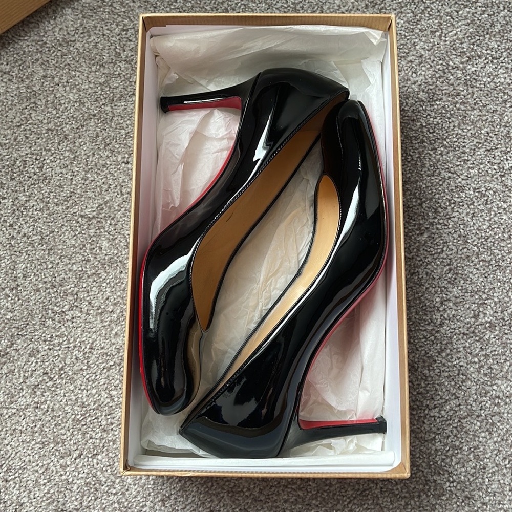 Christian Louboutin Black Patent Pumps - Gem